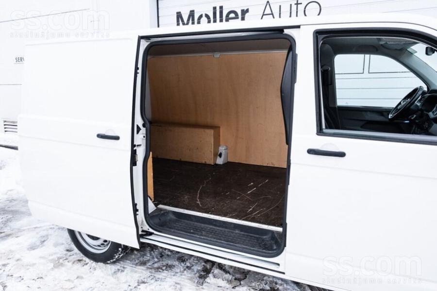 Balts Volkswagen Transporter 2020 Rīga, ar dzinēja tilpumu 2.00 L un nobraukumu 174 tūkst. km par 18750 €, foto 13 vietnē AUTOMOTO.COM.LV