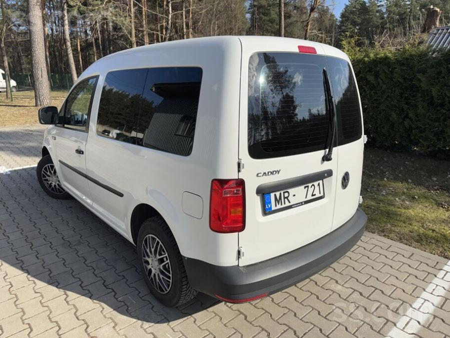 White Volkswagen Transporter 2020 in Riga, with an engine capacity of 1.00 L and mileage of 122 thousand km for 13600 €, photo 3 on AUTOMOTO.COM.LV