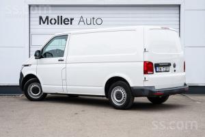 White Volkswagen Transporter 2020 in Riga, with an engine capacity of 2.00 L and mileage of 185 thousand km for 19950 €, photo 4 on AUTOMOTO.COM.LV