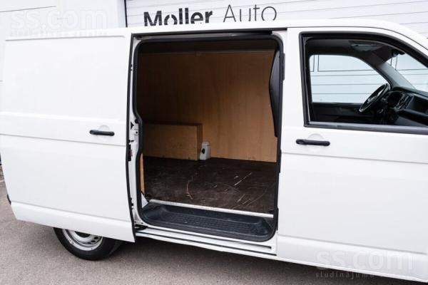 White Volkswagen Transporter 2020 in Riga, with an engine capacity of 2.00 L and mileage of 185 thousand km for 19950 €, photo 6 on AUTOMOTO.COM.LV