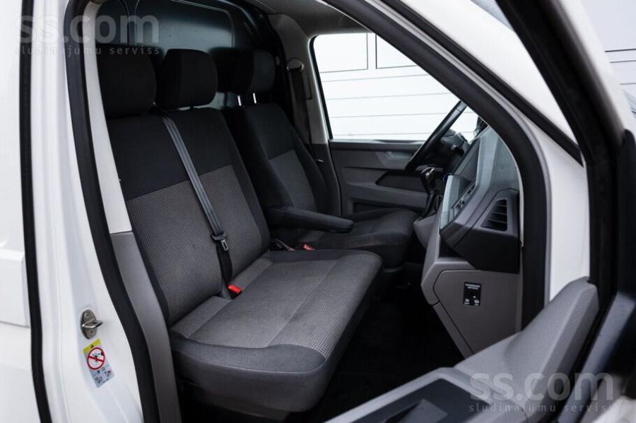 White Volkswagen Transporter 2020 in Riga, with an engine capacity of 2.00 L and mileage of 185 thousand km for 19950 €, photo 9 on AUTOMOTO.COM.LV