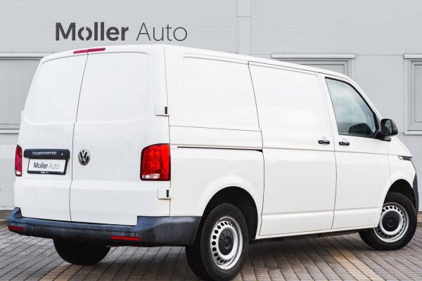 White Volkswagen Transporter 2020 in Ventspils, with an engine capacity of 2.00 L and mileage of 149 thousand km for 16600 €, photo 6 on AUTOMOTO.COM.LV