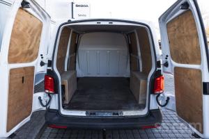 Balts Volkswagen Transporter 2022 Ventspils, ar dzinēja tilpumu 2.00 L un nobraukumu 136 tūkst. km par 18600 €, foto 17 vietnē AUTOMOTO.COM.LV