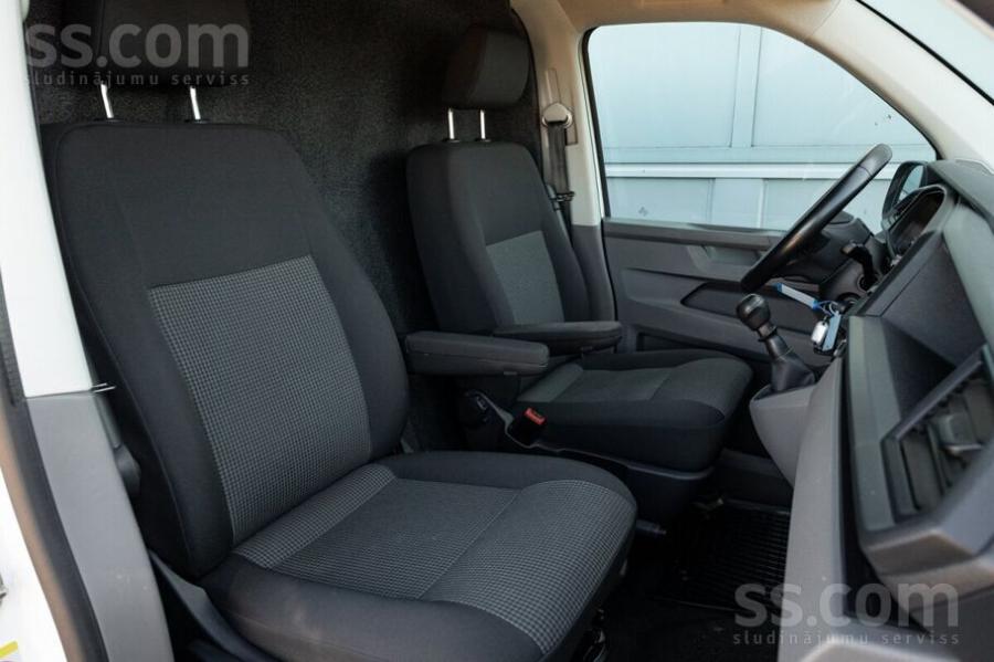 Balts Volkswagen Transporter 2022 Ventspils, ar dzinēja tilpumu 2.00 L un nobraukumu 136 tūkst. km par 18600 €, foto 19 vietnē AUTOMOTO.COM.LV