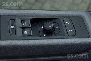 Balts Volkswagen Transporter 2022 Ventspils, ar dzinēja tilpumu 2.00 L un nobraukumu 136 tūkst. km par 18600 €, foto 28 vietnē AUTOMOTO.COM.LV
