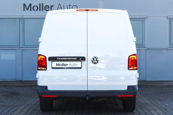 Balts Volkswagen Transporter 2022 Ventspils, ar dzinēja tilpumu 2.00 L un nobraukumu 136 tūkst. km par 18600 €, foto 4 vietnē AUTOMOTO.COM.LV