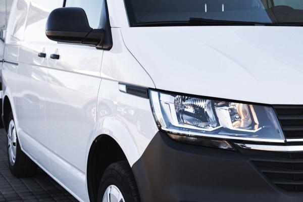 Balts Volkswagen Transporter 2022 Ventspils, ar dzinēja tilpumu 2.00 L un nobraukumu 136 tūkst. km par 18600 €, foto 10 vietnē AUTOMOTO.COM.LV
