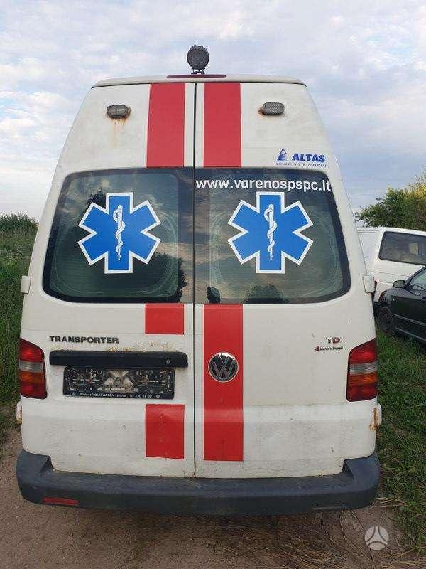 White Volkswagen Transporter 2008 in Vilnius, with an engine capacity of 2.46 L and mileage of 700 thousand km for 3900 €, photo 6 on AUTOMOTO.COM.LV
