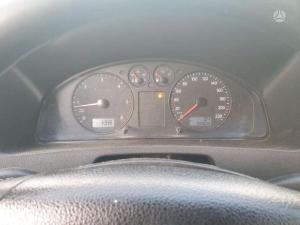 Balts Volkswagen Transporter 2008 Viļņa, ar dzinēja tilpumu 2.46 L un nobraukumu 700 tūkst. km par 3900 €, foto 10 vietnē AUTOMOTO.COM.LV