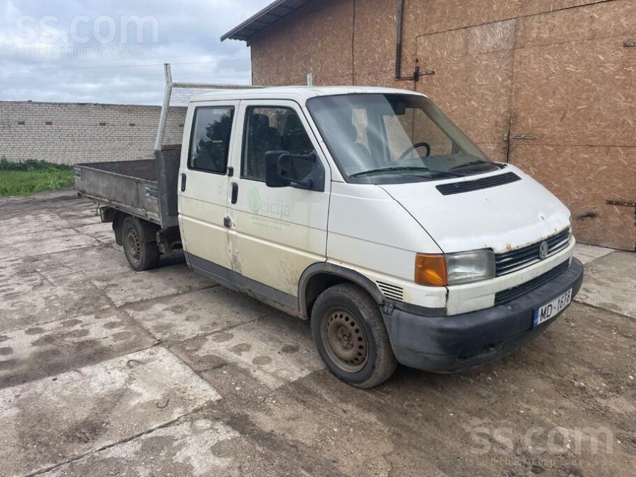 White Volkswagen Transporter 2000 in Rezekne, with an engine capacity of 2.50 L and mileage of 531 thousand km for 1350 €, photo 3 on AUTOMOTO.COM.LV