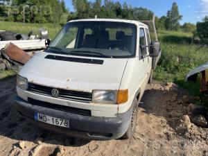 White Volkswagen Transporter 2000 in Rezekne, with an engine capacity of 2.50 L and mileage of 531 thousand km for 1350 €, photo 5 on AUTOMOTO.COM.LV