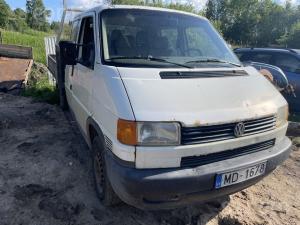 White Volkswagen Transporter 2000 in Rezekne, with an engine capacity of 2.50 L and mileage of 531 thousand km for 1350 €, photo 6 on AUTOMOTO.COM.LV