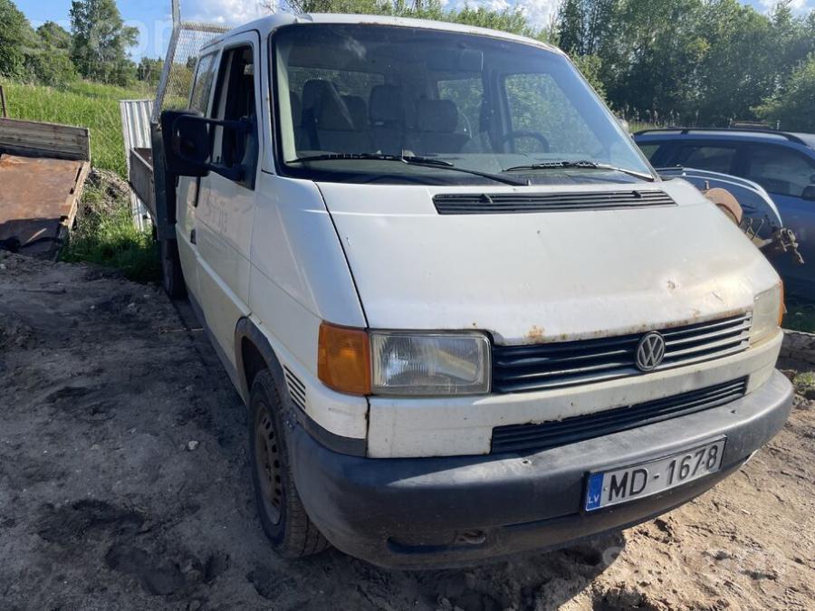 White Volkswagen Transporter 2000 in Rezekne, with an engine capacity of 2.50 L and mileage of 531 thousand km for 1350 €, photo 6 on AUTOMOTO.COM.LV