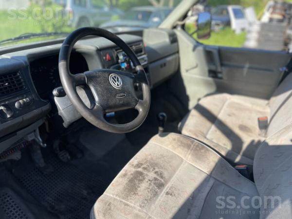 White Volkswagen Transporter 2000 in Rezekne, with an engine capacity of 2.50 L and mileage of 531 thousand km for 1350 €, photo 6 on AUTOMOTO.COM.LV