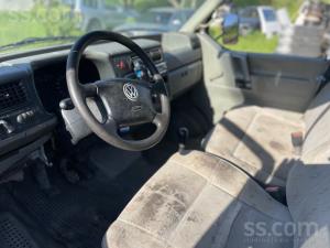 White Volkswagen Transporter 2000 in Rezekne, with an engine capacity of 2.50 L and mileage of 531 thousand km for 1350 €, photo 7 on AUTOMOTO.COM.LV