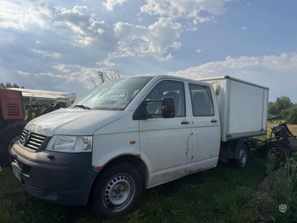 White Volkswagen Transporter 2005 in Utena, with an engine capacity of 2.50 L and mileage of 390 thousand km for 3500 €, photo 2 on AUTOMOTO.COM.LV