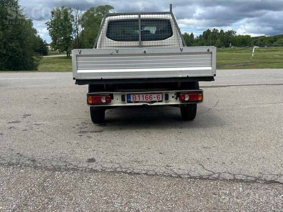 Balts Volkswagen Transporter 2006 Liepāja, ar dzinēja tilpumu 1.90 L un nobraukumu 272 tūkst. km par 3500 €, foto 10 vietnē AUTOMOTO.COM.LV