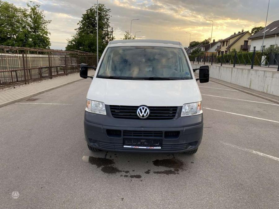 White Volkswagen Transporter 2009 in Telschi, with an engine capacity of 1.90 L and mileage of 160 thousand km for 5500 €, photo 4 on AUTOMOTO.COM.LV