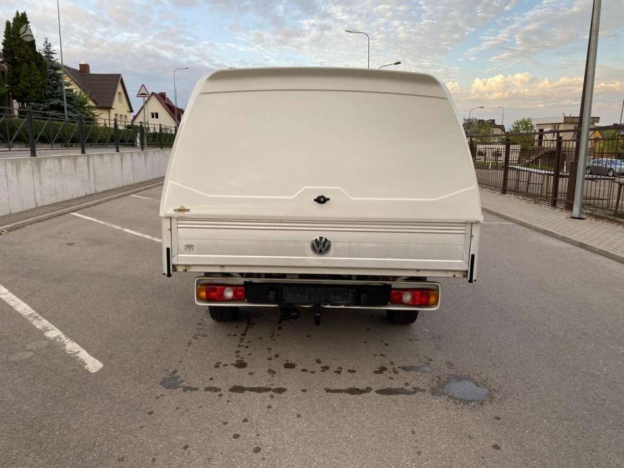 White Volkswagen Transporter 2009 in Telschi, with an engine capacity of 1.90 L and mileage of 160 thousand km for 5500 €, photo 6 on AUTOMOTO.COM.LV