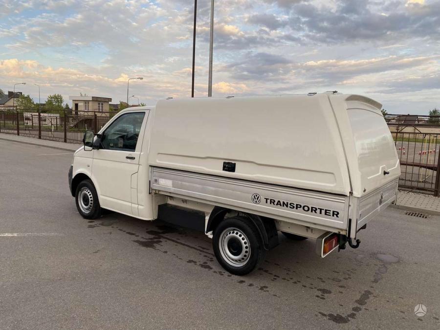 White Volkswagen Transporter 2009 in Telschi, with an engine capacity of 1.90 L and mileage of 160 thousand km for 5500 €, photo 9 on AUTOMOTO.COM.LV