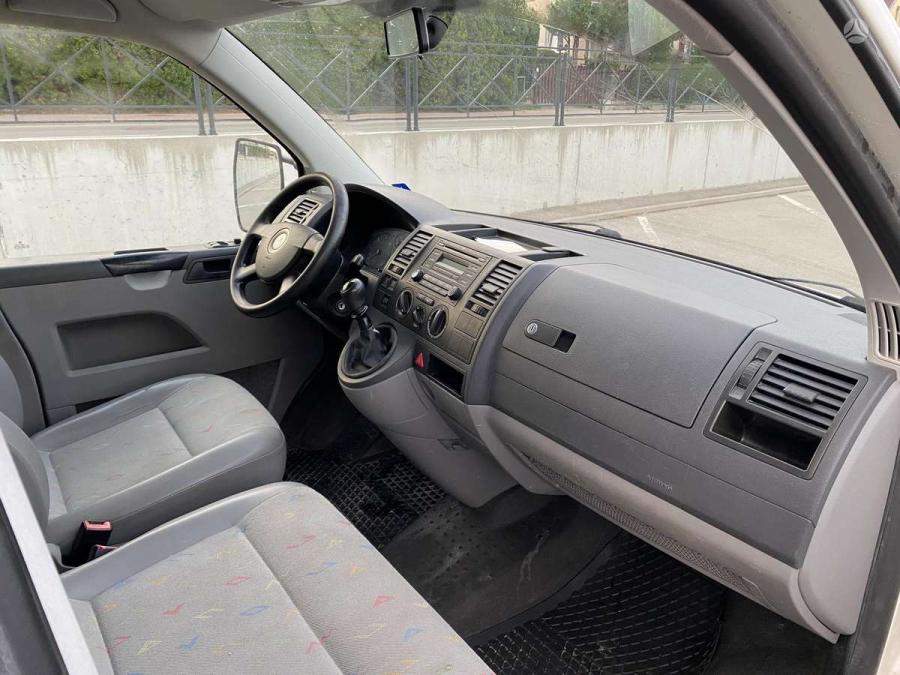 White Volkswagen Transporter 2009 in Telschi, with an engine capacity of 1.90 L and mileage of 160 thousand km for 5500 €, photo 11 on AUTOMOTO.COM.LV
