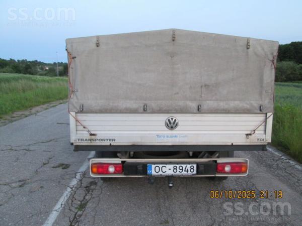 White Volkswagen Transporter 2014 in Ludza, with an engine capacity of 2.00 L and mileage of 262 thousand km for 11500 €, photo 6 on AUTOMOTO.COM.LV