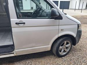 White Volkswagen Transporter 2010 in Utena, with an engine capacity of 1.97 L and mileage of 288 thousand km for 4400 €, photo 5 on AUTOMOTO.COM.LV