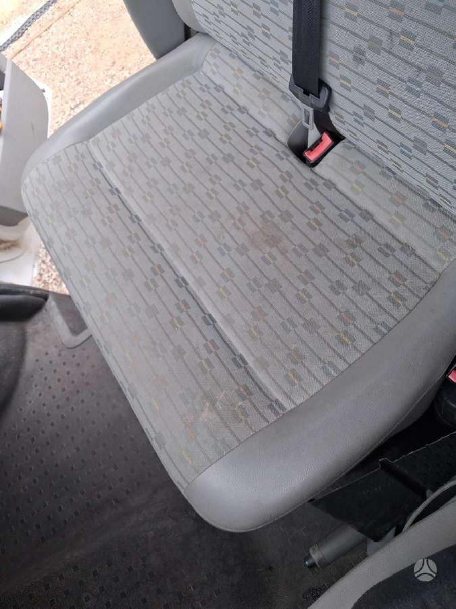 White Volkswagen Transporter 2010 in Utena, with an engine capacity of 1.97 L and mileage of 288 thousand km for 4400 €, photo 12 on AUTOMOTO.COM.LV