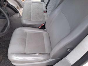 White Volkswagen Transporter 2010 in Utena, with an engine capacity of 1.97 L and mileage of 288 thousand km for 4400 €, photo 15 on AUTOMOTO.COM.LV