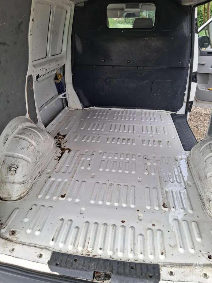 White Volkswagen Transporter 2010 in Utena, with an engine capacity of 1.97 L and mileage of 288 thousand km for 4400 €, photo 19 on AUTOMOTO.COM.LV
