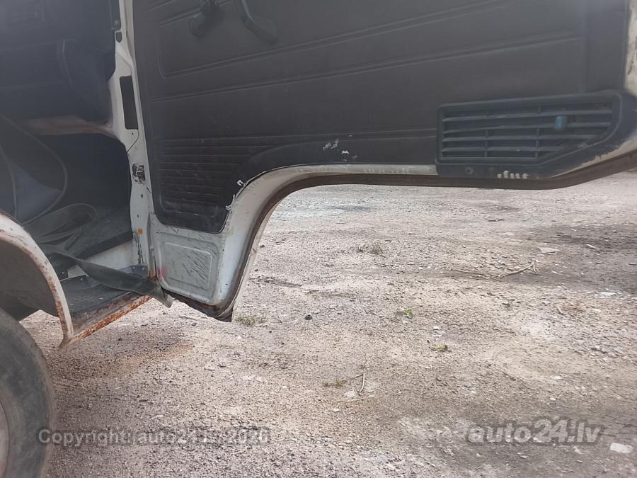 Balts Volkswagen Transporter 1982 Tapa, ar dzinēja tilpumu 1.60 L un nobraukumu 0 tūkst. km par 1999 €, foto 7 vietnē AUTOMOTO.COM.LV