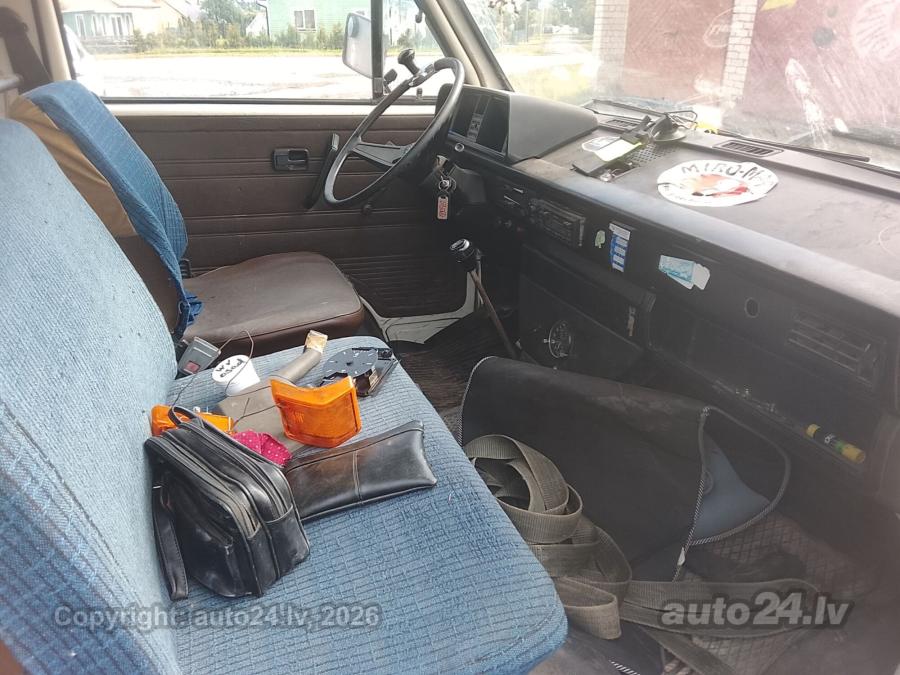 Balts Volkswagen Transporter 1982 Tapa, ar dzinēja tilpumu 1.60 L un nobraukumu 0 tūkst. km par 1999 €, foto 8 vietnē AUTOMOTO.COM.LV