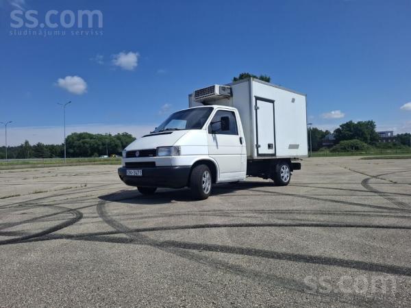 White Volkswagen Transporter 1998 in Jelgava, with an engine capacity of 2.50 L and mileage of 325 thousand km for 3100 €, photo 1 on AUTOMOTO.COM.LV