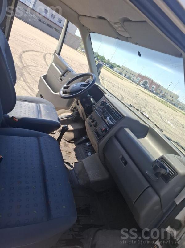 White Volkswagen Transporter 1998 in Jelgava, with an engine capacity of 2.50 L and mileage of 325 thousand km for 3100 €, photo 10 on AUTOMOTO.COM.LV