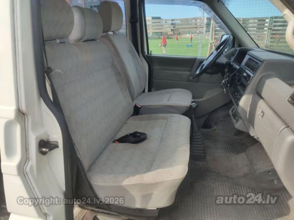 Balts Volkswagen Transporter 1999 Tallina, ar dzinēja tilpumu 2.50 L un nobraukumu 445 tūkst. km par 2000 €, foto 6 vietnē AUTOMOTO.COM.LV