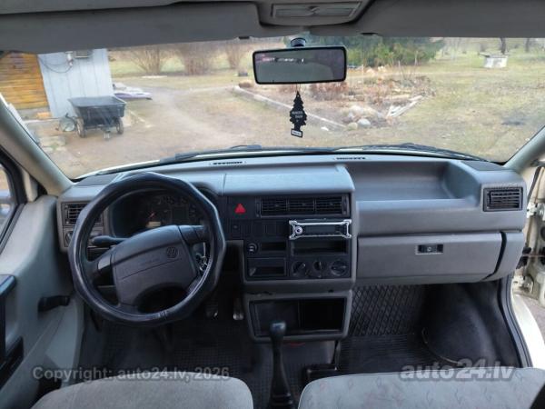 White Volkswagen Transporter 2001 in Tallinn, with an engine capacity of 1.90 L and mileage of 0 thousand km for 2100 €, photo 9 on AUTOMOTO.COM.LV