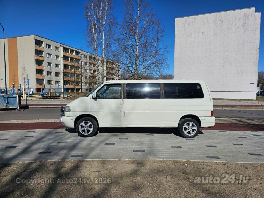 White Volkswagen Transporter 2001 in Tallinn, with an engine capacity of 2.50 L and mileage of 440 thousand km for 4699 €, photo 6 on AUTOMOTO.COM.LV