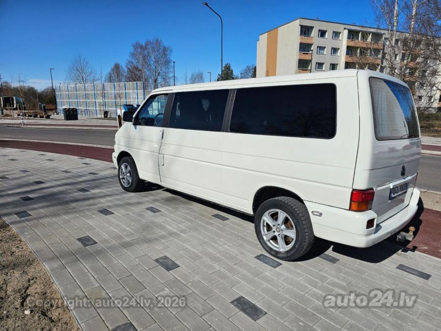 White Volkswagen Transporter 2001 in Tallinn, with an engine capacity of 2.50 L and mileage of 440 thousand km for 4699 €, photo 8 on AUTOMOTO.COM.LV