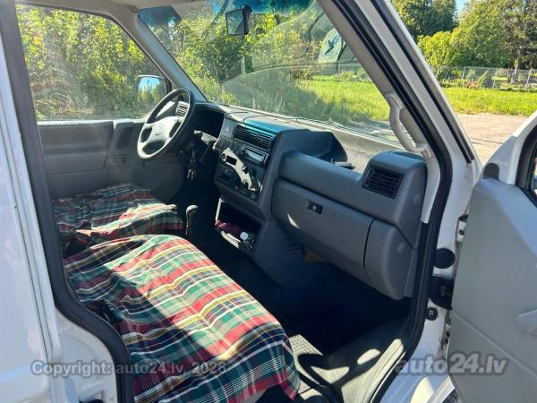 Balts Volkswagen Transporter 2002 Tallina, ar dzinēja tilpumu 2.50 L un nobraukumu 431 tūkst. km par 1500 €, foto 9 vietnē AUTOMOTO.COM.LV