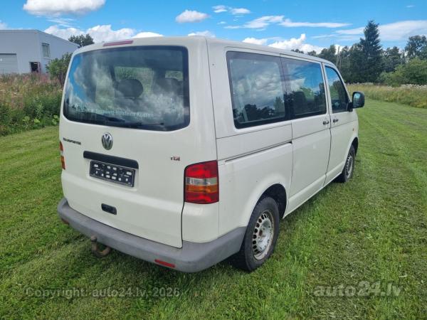 White Volkswagen Transporter 2004 in Tallinn, with an engine capacity of 2.50 L and mileage of 254 thousand km for 3750 €, photo 4 on AUTOMOTO.COM.LV