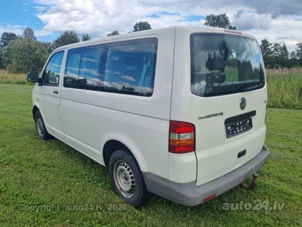 White Volkswagen Transporter 2004 in Tallinn, with an engine capacity of 2.50 L and mileage of 254 thousand km for 3750 €, photo 5 on AUTOMOTO.COM.LV