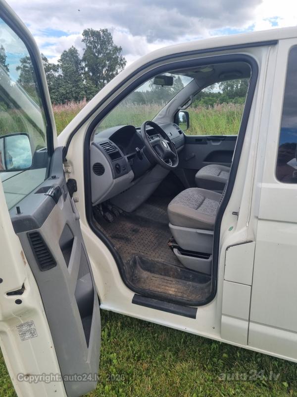 White Volkswagen Transporter 2004 in Tallinn, with an engine capacity of 2.50 L and mileage of 254 thousand km for 3750 €, photo 8 on AUTOMOTO.COM.LV