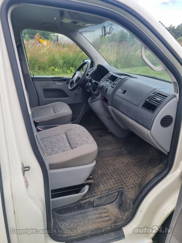White Volkswagen Transporter 2004 in Tallinn, with an engine capacity of 2.50 L and mileage of 254 thousand km for 3750 €, photo 10 on AUTOMOTO.COM.LV