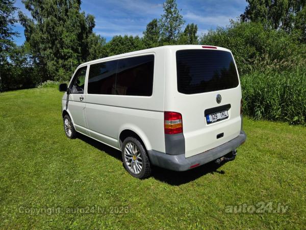 White Volkswagen Transporter 2007 in Voru, with an engine capacity of 2.50 L and mileage of 410 thousand km for 5000 €, photo 7 on AUTOMOTO.COM.LV