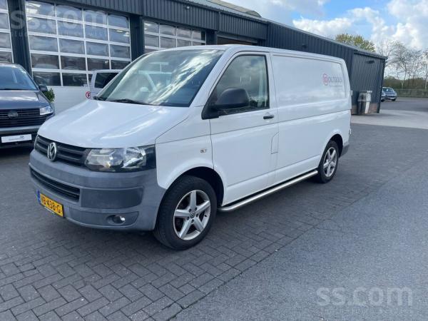White Volkswagen Transporter 2013 in Riga, with an engine capacity of 2.00 L and mileage of 0 thousand km for 7800 €, photo 3 on AUTOMOTO.COM.LV