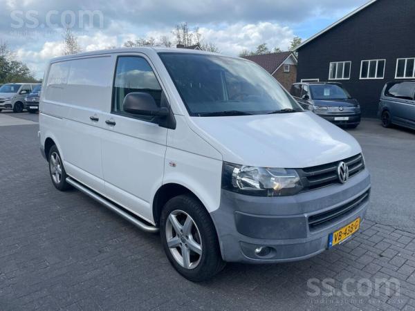 White Volkswagen Transporter 2013 in Riga, with an engine capacity of 2.00 L and mileage of 0 thousand km for 7800 €, photo 4 on AUTOMOTO.COM.LV
