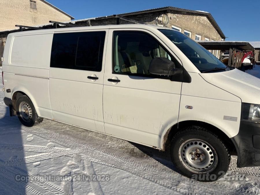 White Volkswagen Transporter 2014 in Haapsalu, with an engine capacity of 2.00 L and mileage of 450 thousand km for 6200 €, photo 6 on AUTOMOTO.COM.LV