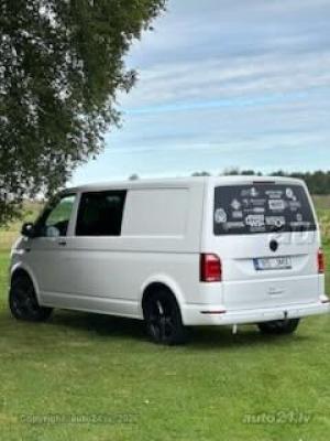 White Volkswagen Transporter 2017 in Tartu, with an engine capacity of 2.00 L and mileage of 323 thousand km for 17500 €, photo 9 on AUTOMOTO.COM.LV