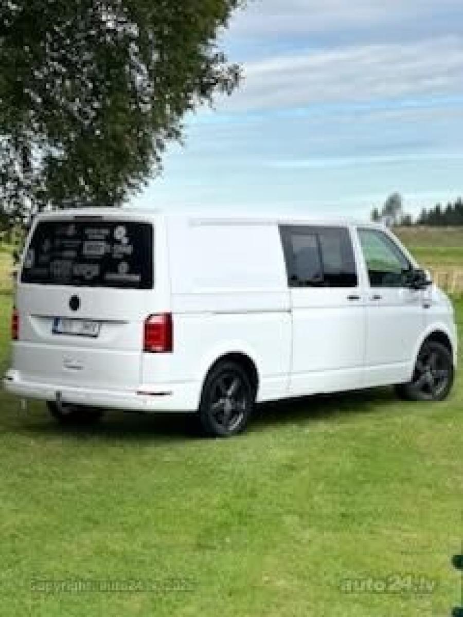 White Volkswagen Transporter 2017 in Tartu, with an engine capacity of 2.00 L and mileage of 323 thousand km for 17500 €, photo 10 on AUTOMOTO.COM.LV
