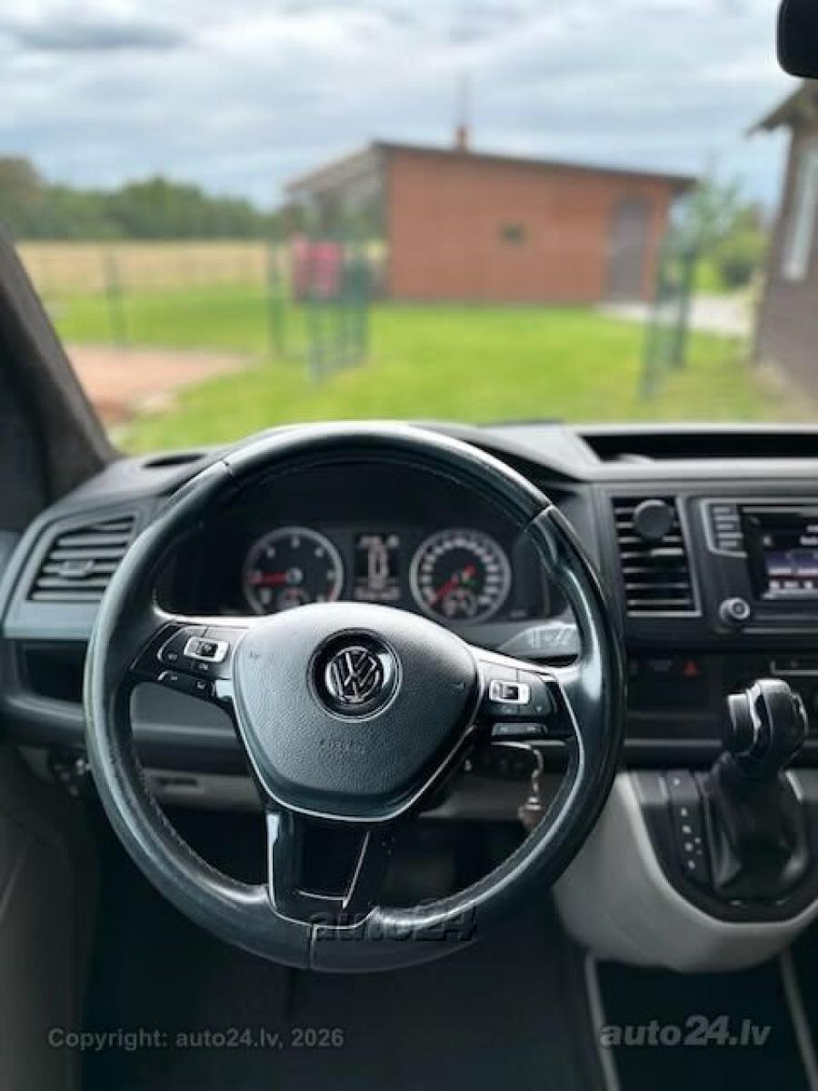 White Volkswagen Transporter 2017 in Tartu, with an engine capacity of 2.00 L and mileage of 323 thousand km for 17500 €, photo 11 on AUTOMOTO.COM.LV